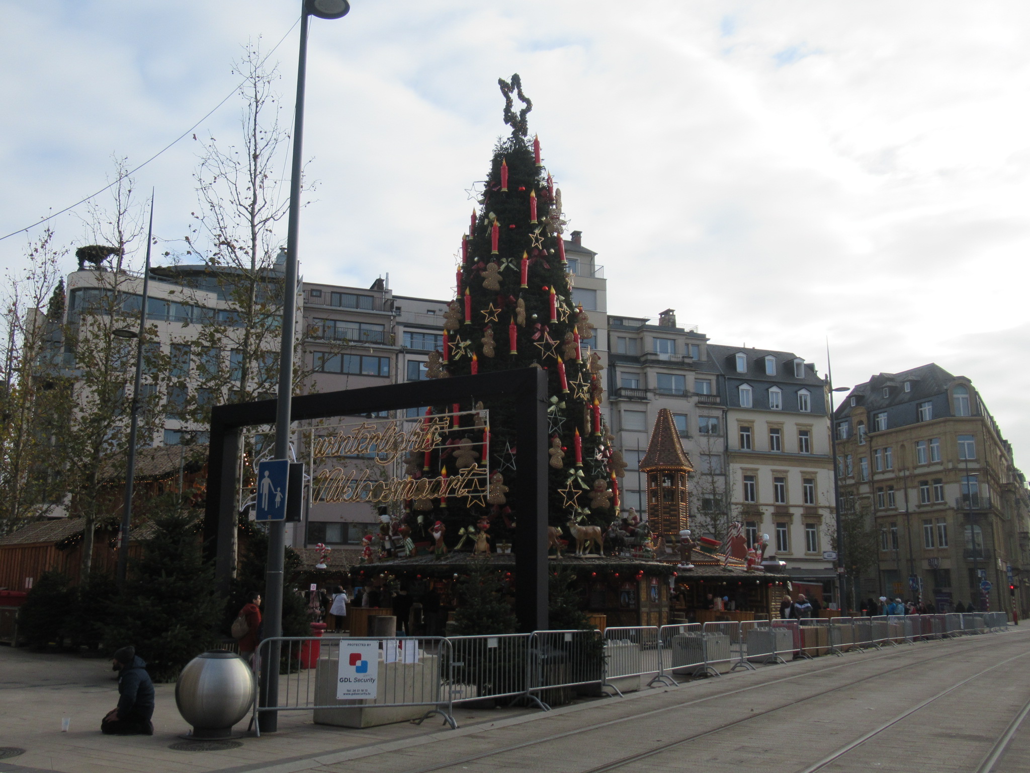 Begging ban (物乞い禁止） | LIEF